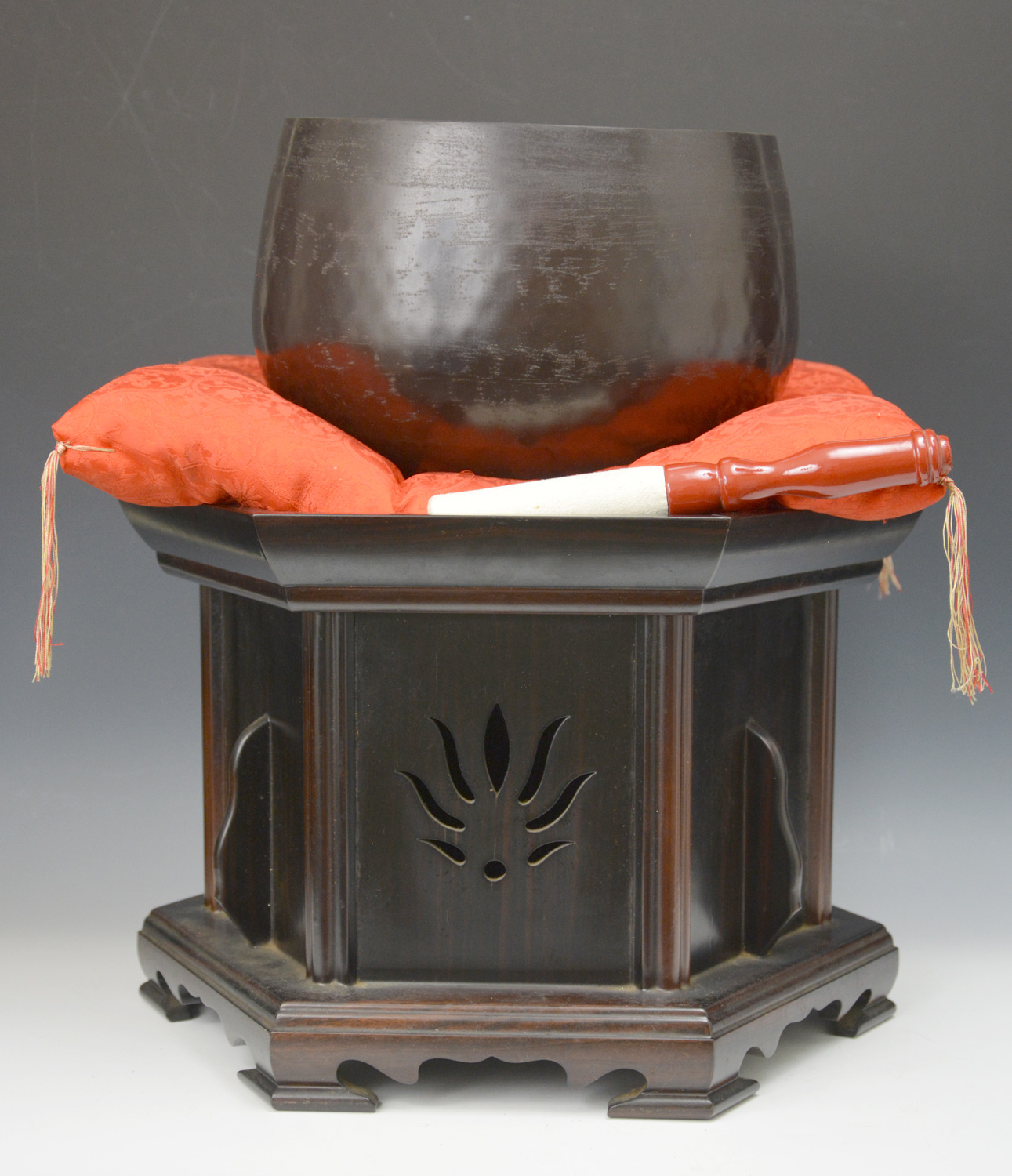 Temple Gong – The Ren Brown Collection Gallery