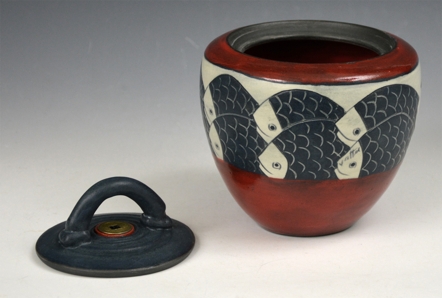 Jar w/ Lid – Fish – The Ren Brown Collection Gallery