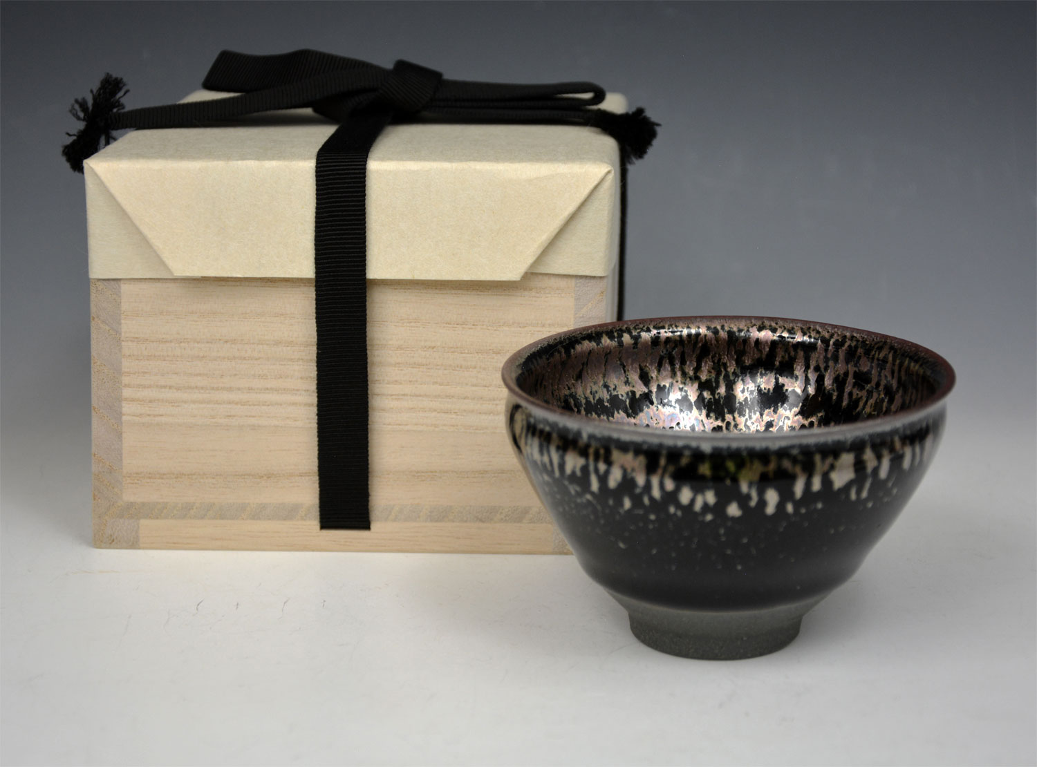 FURUTANI Noriyuki – Peach-Silver Yuteki Tenmoku Tea Cup with tomobako ...