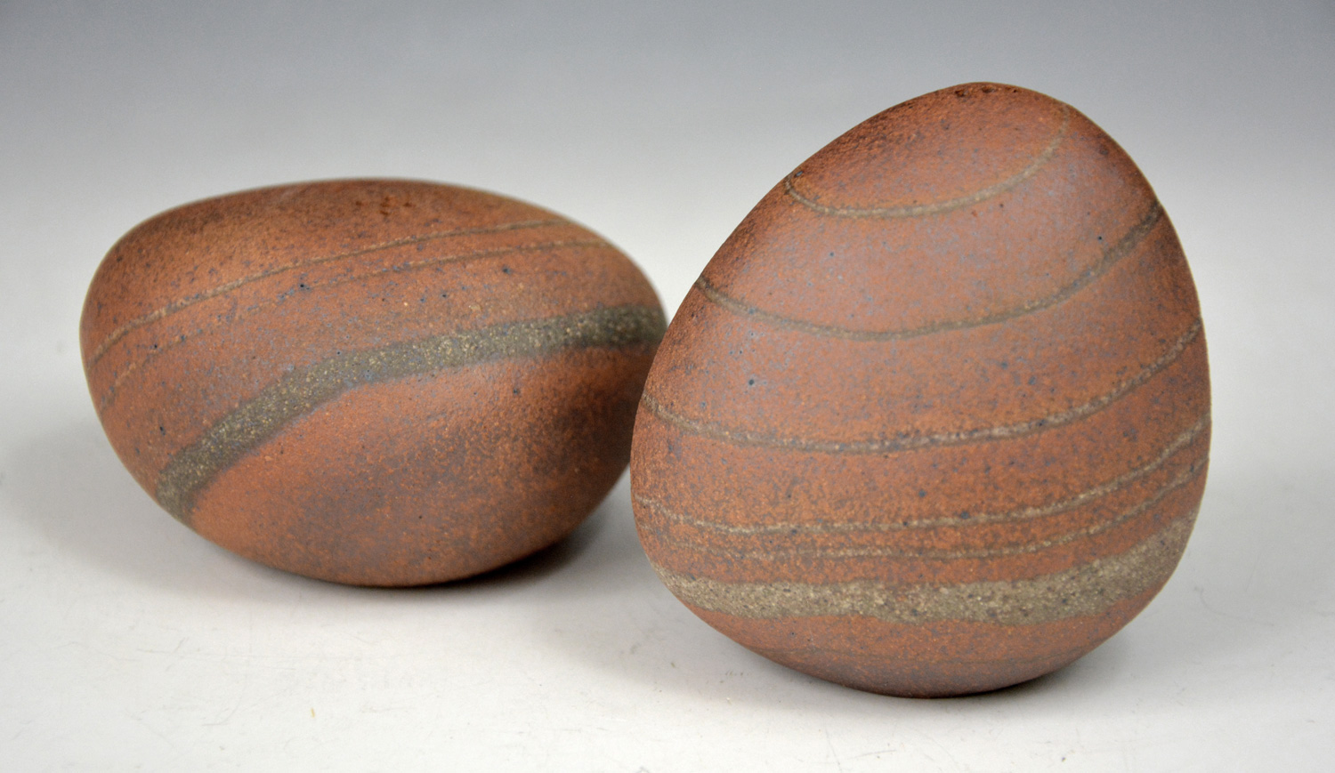 Salt & Pepper Shaker – Stackable #518 – The Ren Brown Collection Gallery